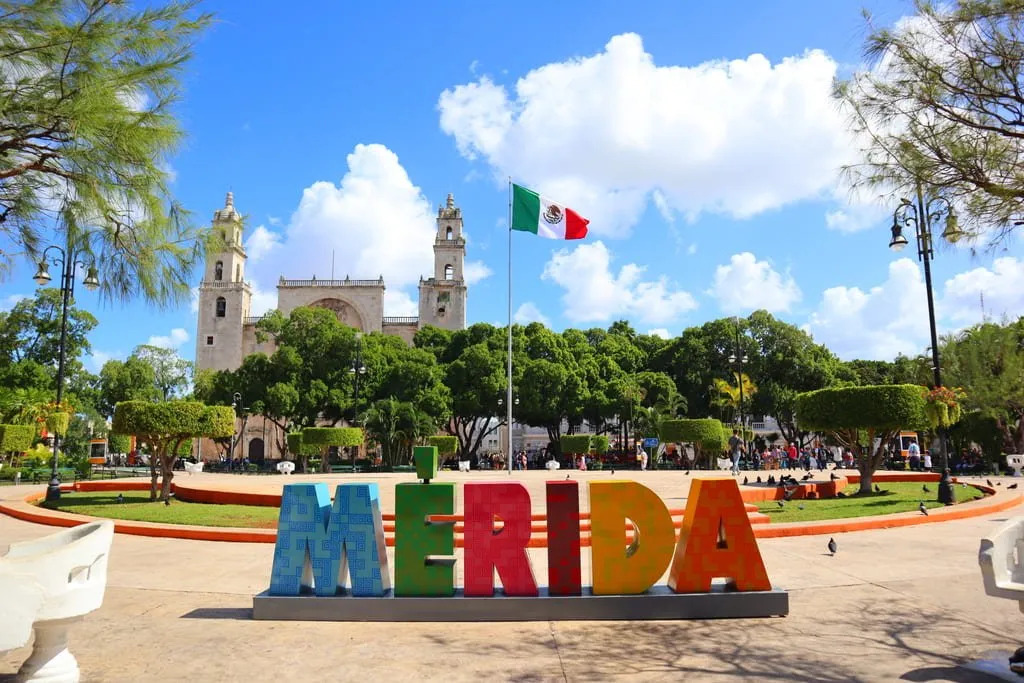 LOS CRONISTAS CONTEMPORANEOS - meridadeyucatan.com